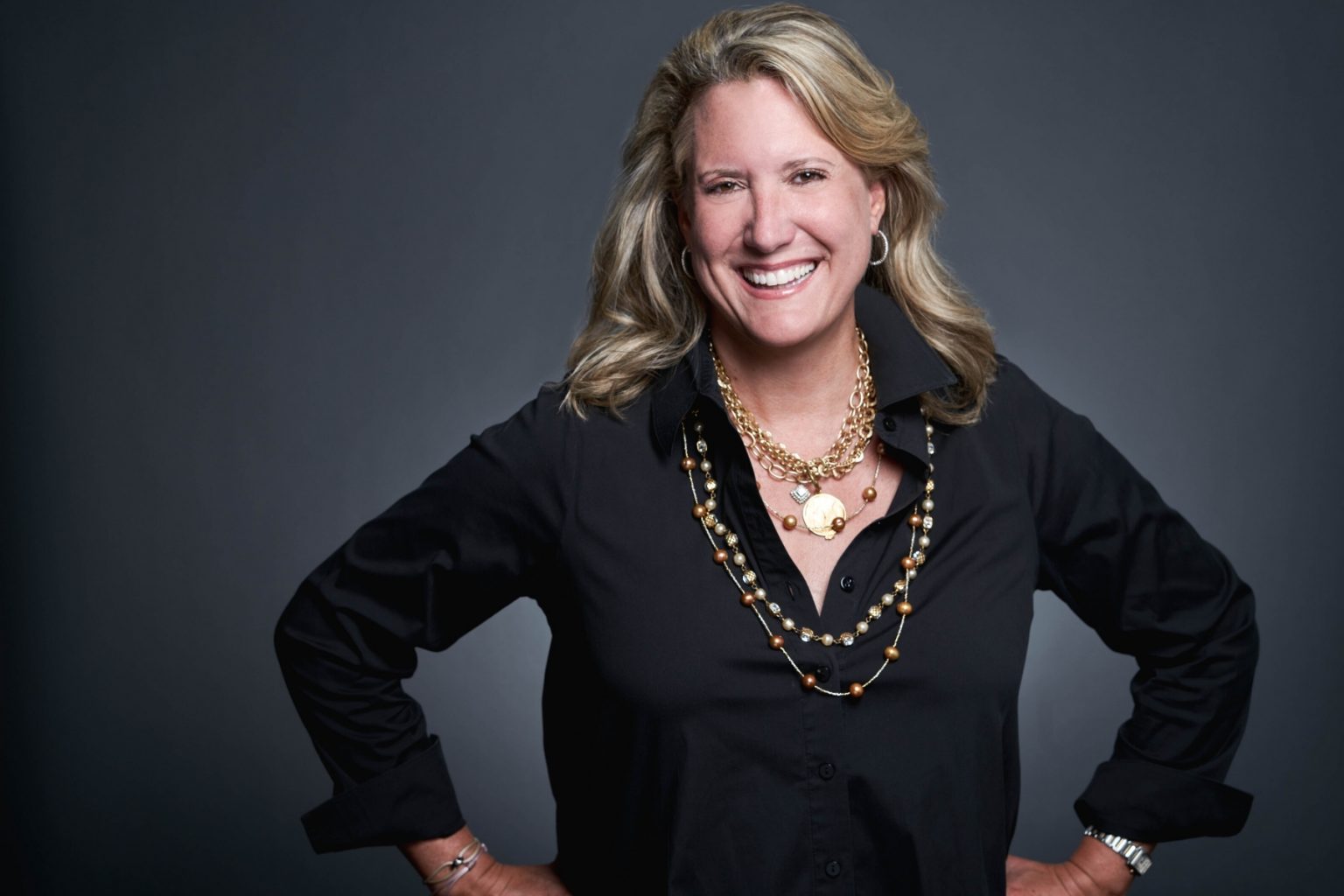 How to Pose for Professional Headshots (Updated 2023) | HeadShots Inc