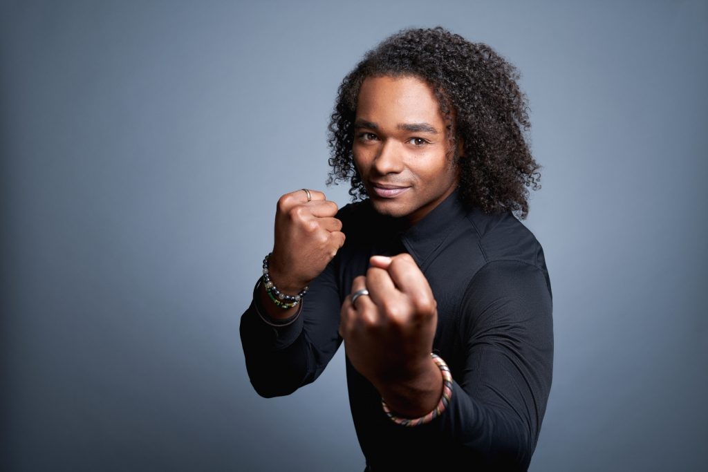 How to Pose for Professional Headshots (Updated 2023) | HeadShots Inc